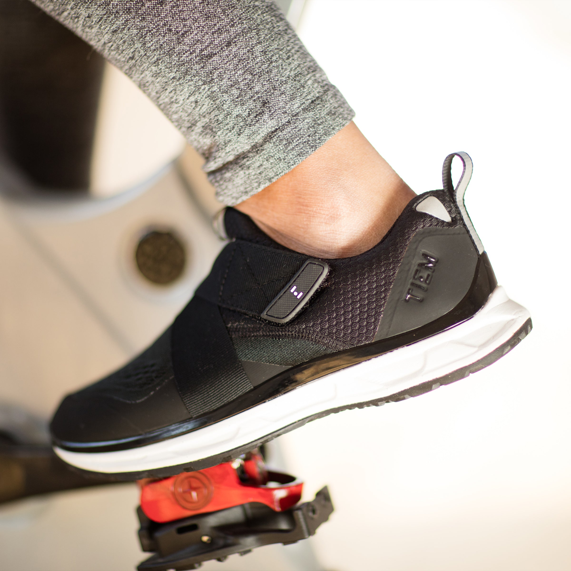 Slipstream Cycling Shoe - Black-Black - TIEM